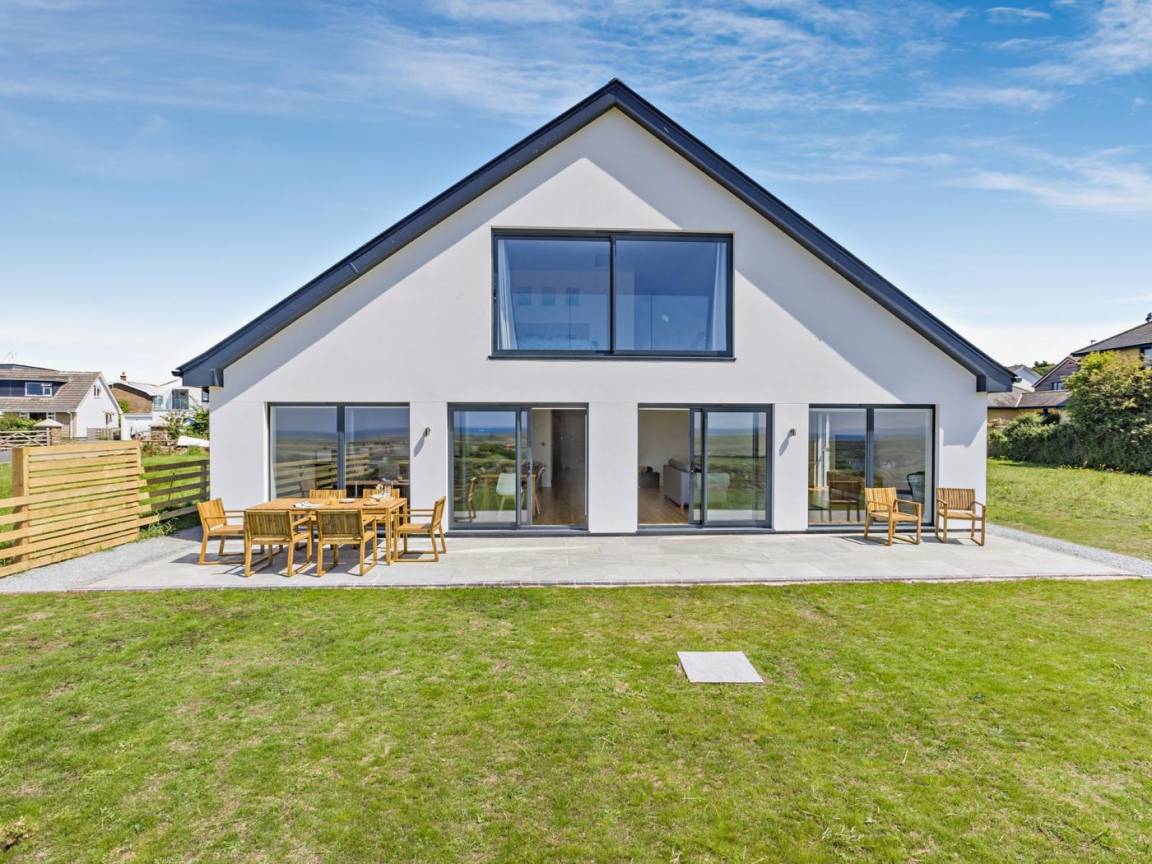 Cottage ∙ 4 Bedrooms ∙ 8 Guests - Appledore