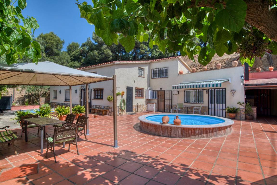 200 M² Ferienhaus ∙ 4 Schlafzimmer ∙ 9 Gäste - Calella