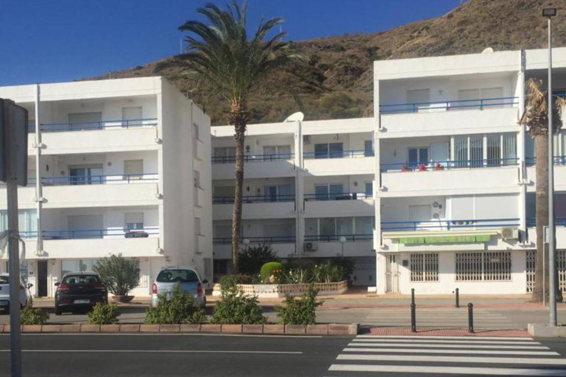 75 M² Apartamento ∙ 3 Habitaciones ∙ 6 Huéspedes - El Algarrobico