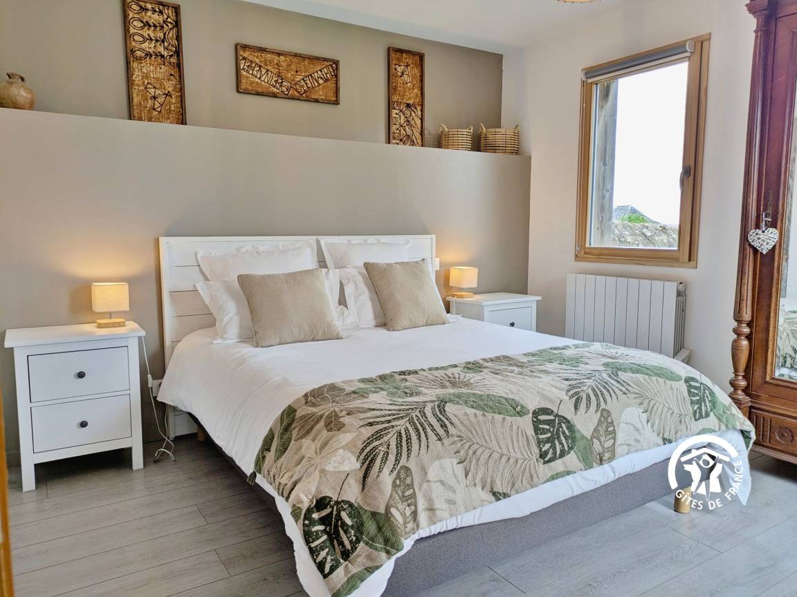 107 M² Cottage ∙ 3 Bedrooms ∙ 6 Guests - Évron