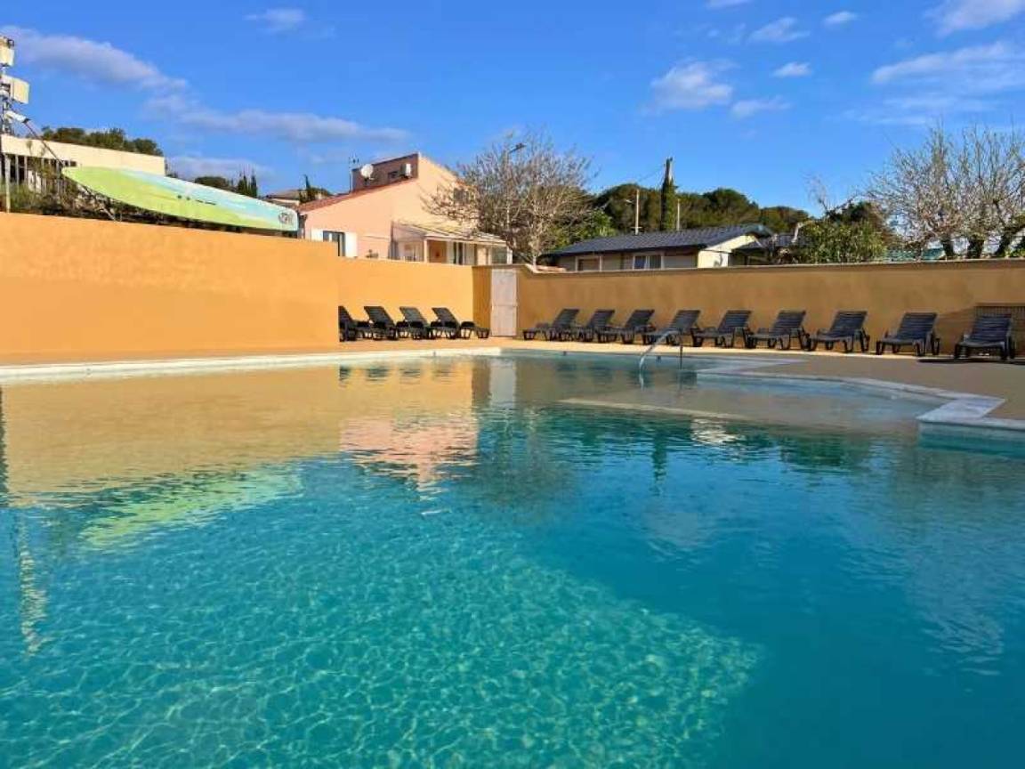 60 M² Camping ∙ 5 Chambres ∙ 10 Personnes - Sausset-les-Pins