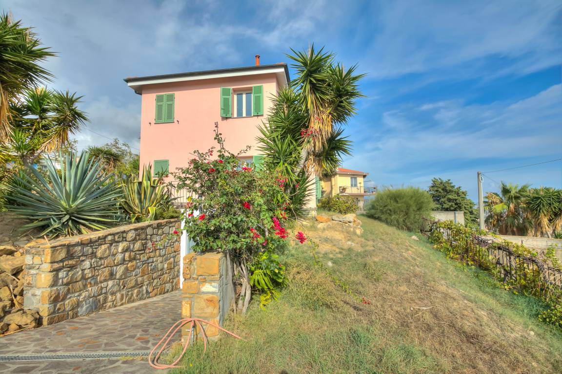 100 M² Appartement ∙ 3 Chambres ∙ 6 Personnes - Bordighera