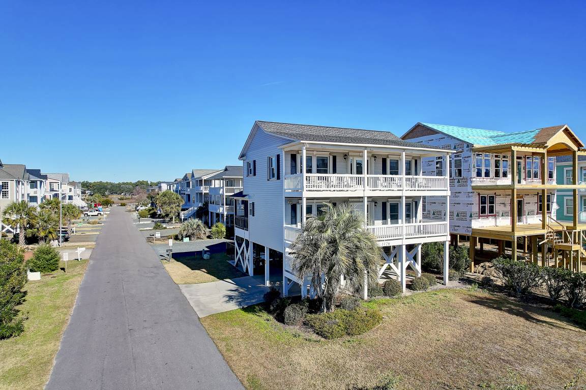 180 M² House ∙ 4 Bedrooms ∙ 10 Guests - Holden Beach, NC