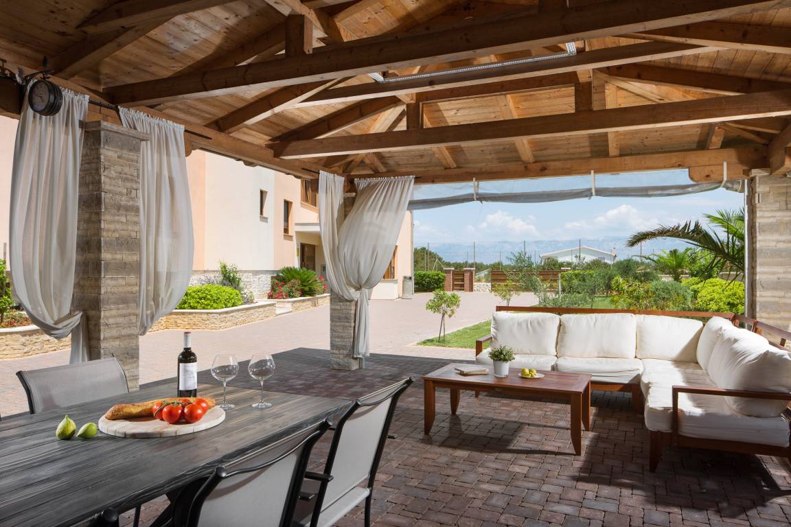 298 M² House ∙ 10 Bedrooms ∙ 28 Guests - Vir