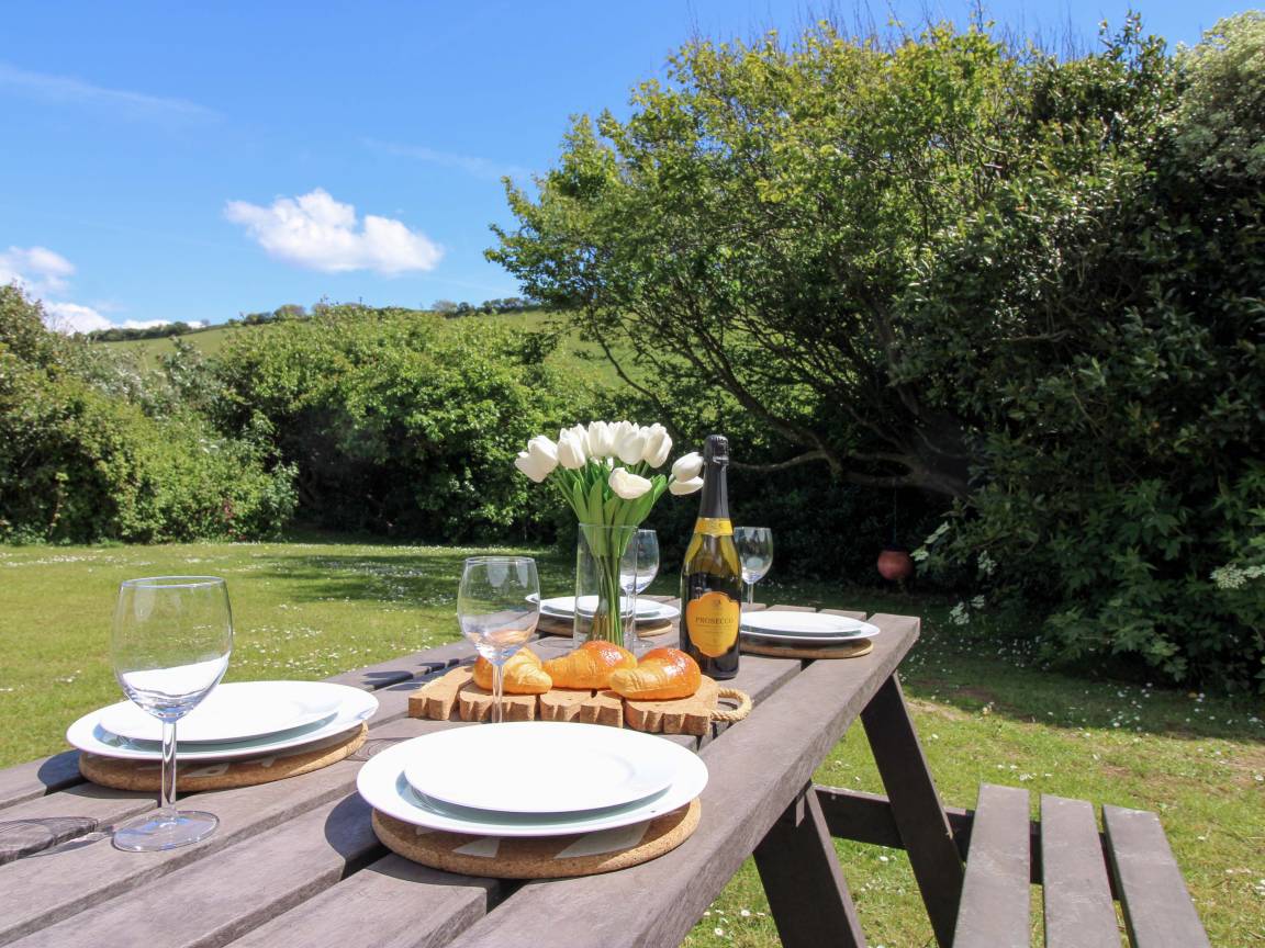 Cottage ∙ 2 Bedrooms ∙ 4 Guests - Kingsbridge
