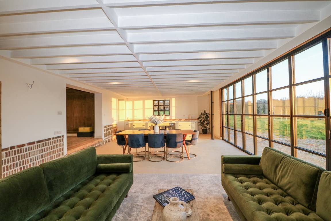 Cottage ∙ 7 Bedrooms ∙ 14 Guests - Brighton and Hove