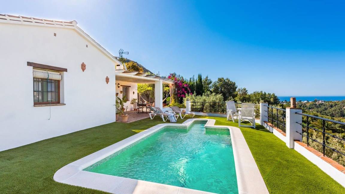 70 M² House ∙ 2 Bedrooms ∙ 4 Guests - Frigiliana