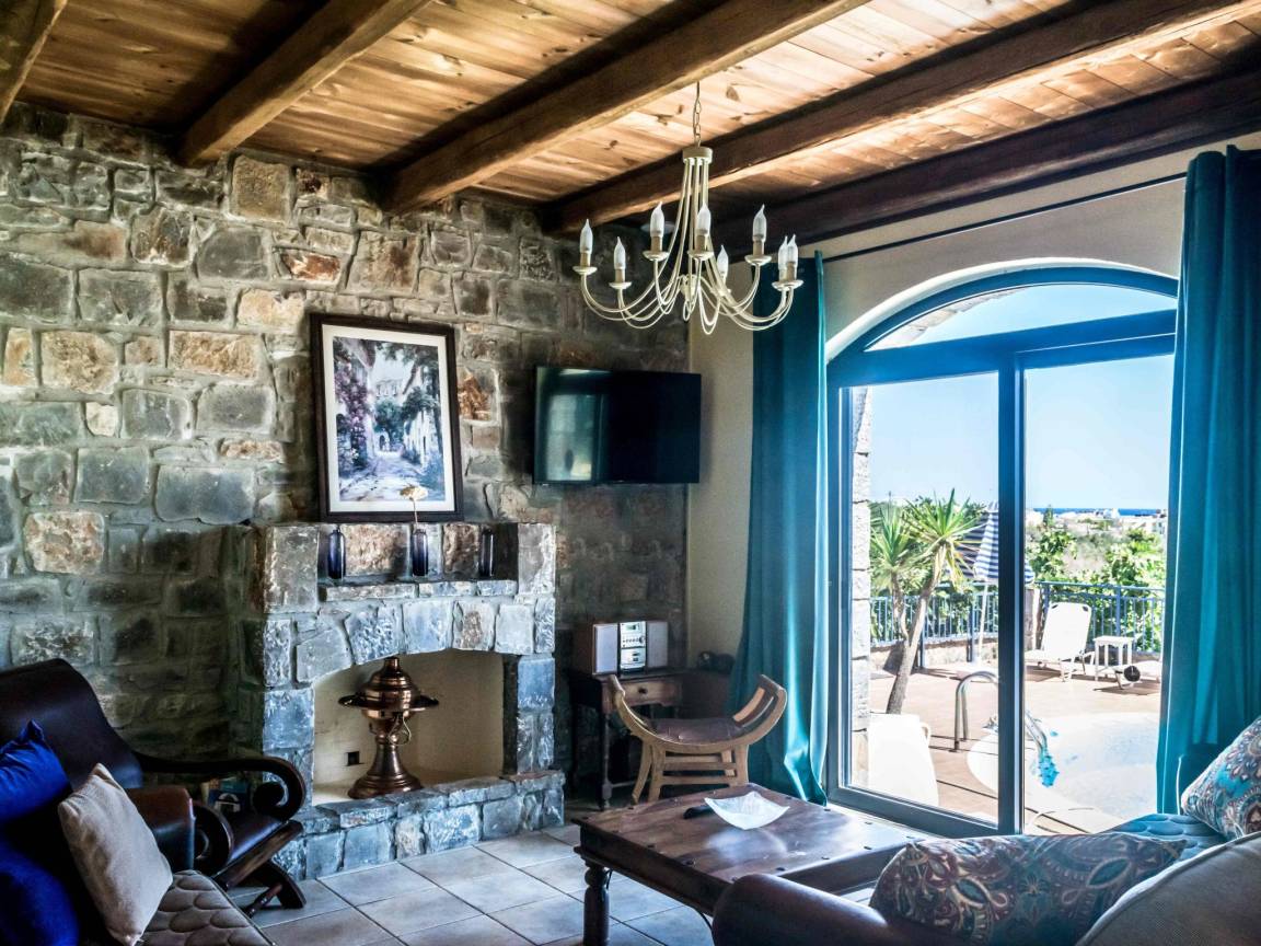 100 M² Talo ∙ 2 Makuuhuonetta ∙ 4 Vierasta - Koutouloufari