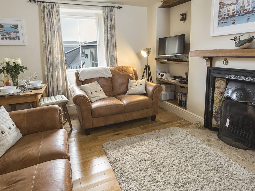 Cottage ∙ 2 Bedrooms ∙ 4 Guests - Dartmouth