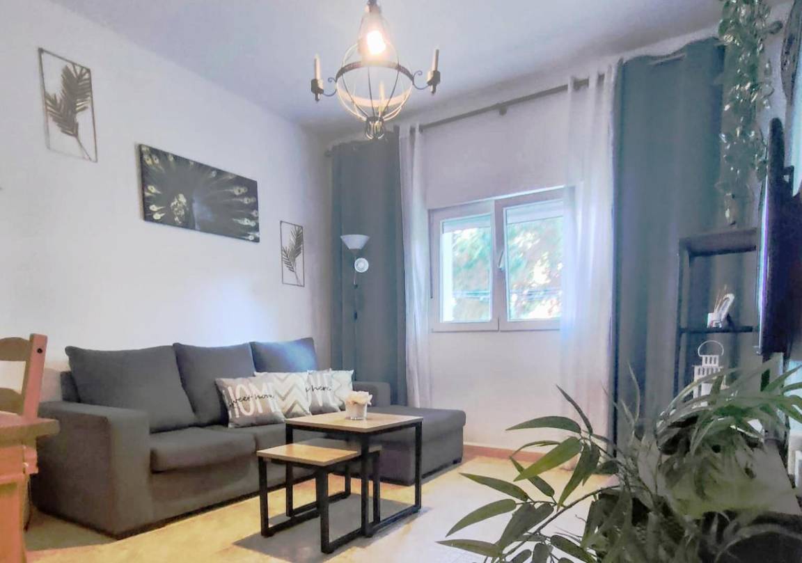 60 M² Huoneisto ∙ 2 Makuuhuonetta ∙ 4 Vierasta - Puerto Banús