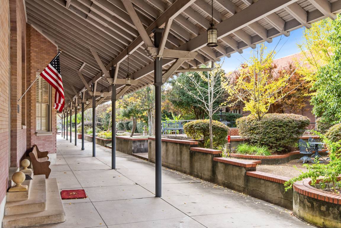 Condo ∙ 2 Bedrooms ∙ 4 Guests - Natchez, MS