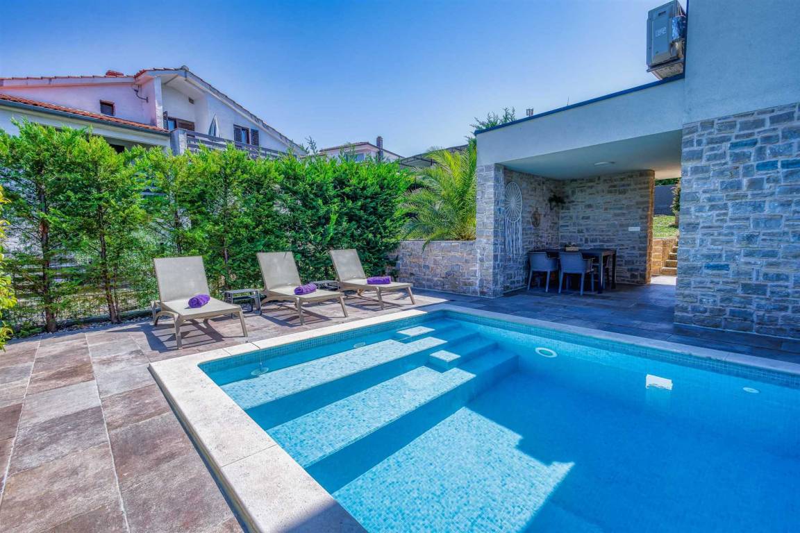 65 M² Appartement ∙ 1 Slaapkamer ∙ 4 Gasten - Malinska
