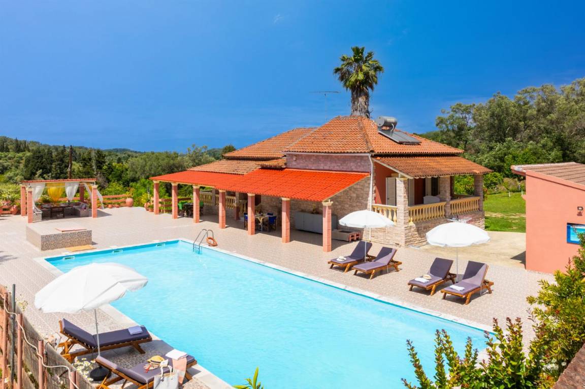 180 M² Villa ∙ 2 Bedrooms ∙ 6 Guests - Kavos