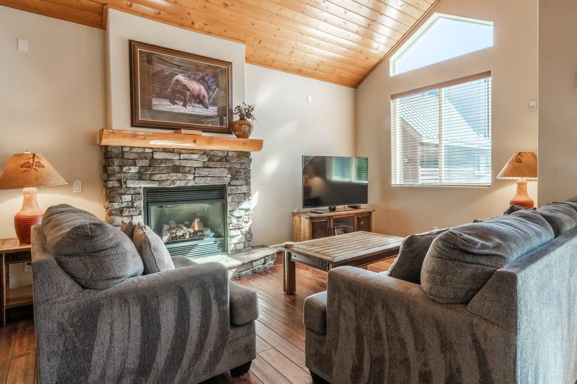 188 M² House ∙ 4 Bedrooms ∙ 10 Guests - Mammoth Lakes, CA