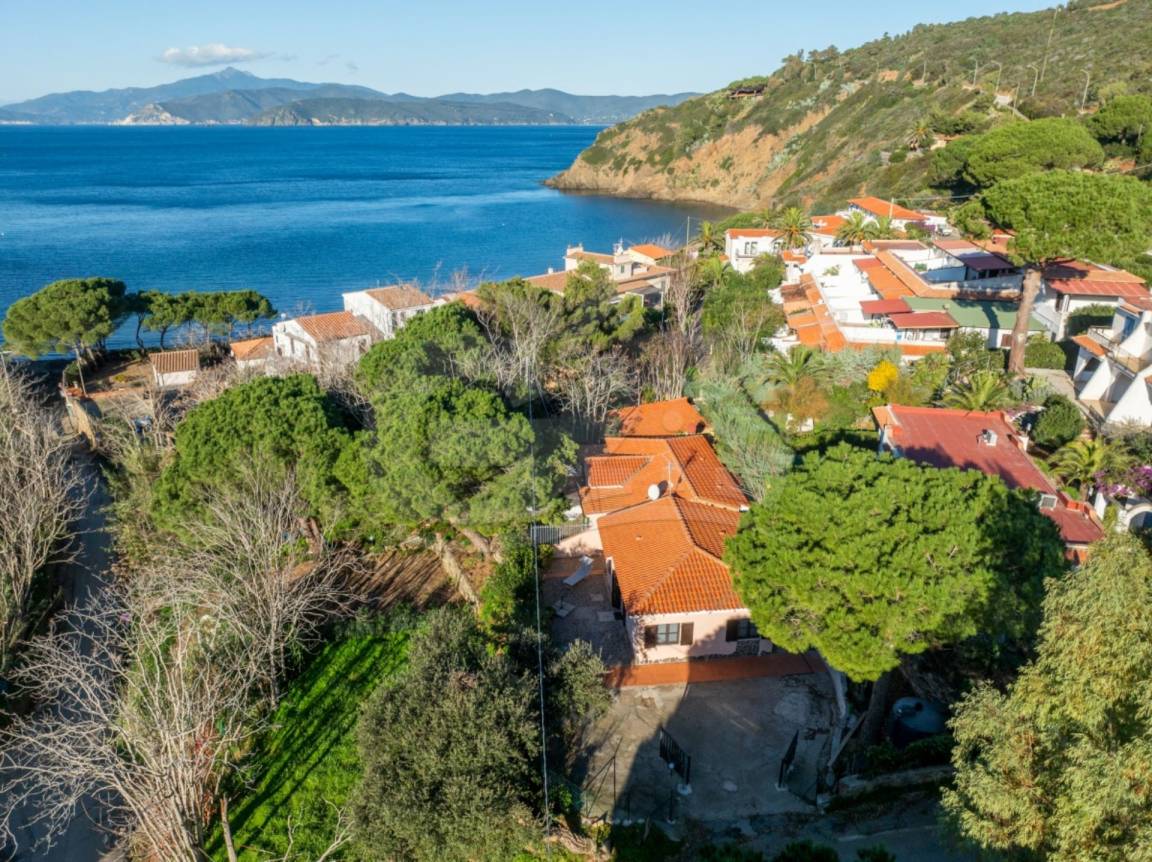 70 M² Villa ∙ 2 Bedrooms ∙ 5 Guests - Portoferraio
