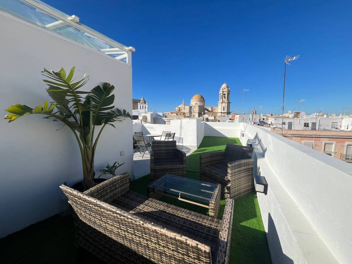 80 M² Apartamento ∙ 2 Habitaciones ∙ 4 Huéspedes - Cádiz