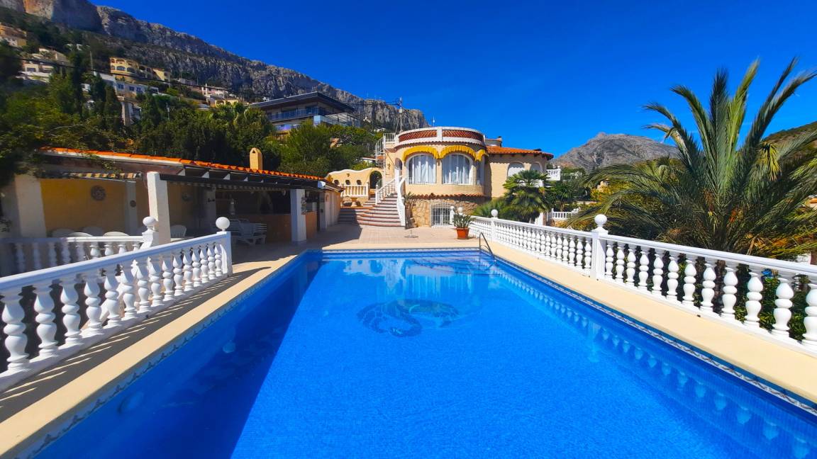 250 M² Villa ∙ 2 Bedrooms ∙ 4 Guests - Calp