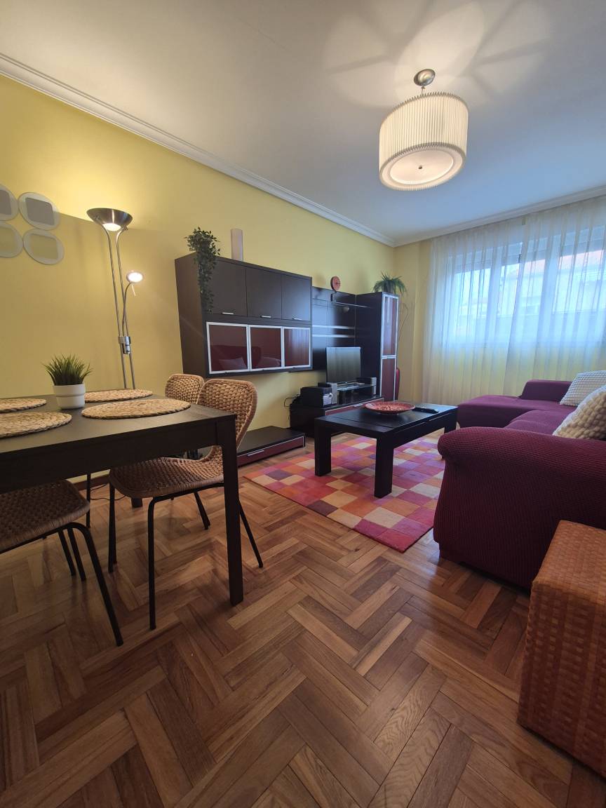 80 M² Apartamento ∙ 2 Habitaciones ∙ 5 Huéspedes - Gijón