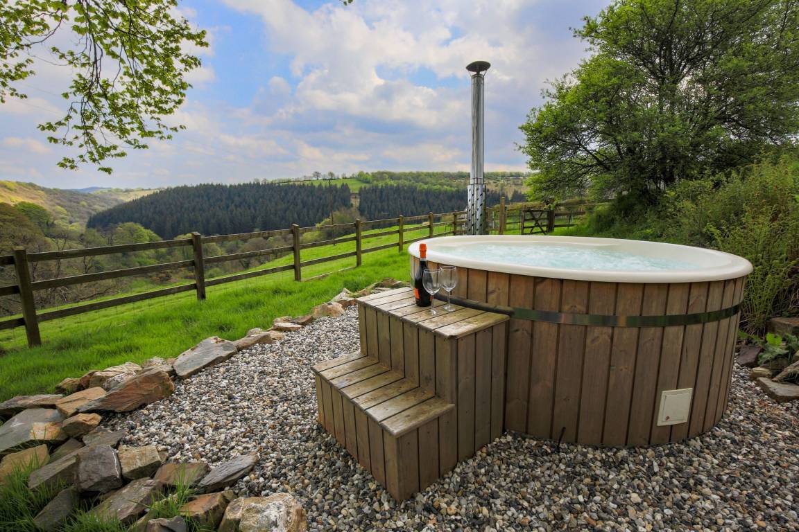 Cottage ∙ 7 Bedrooms ∙ 14 Guests - Dulverton