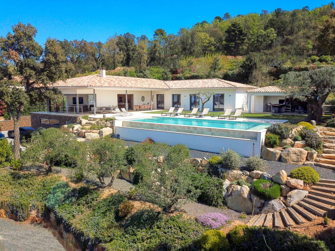 250 M² Villa ∙ 5 Chambres ∙ 10 Personnes - Le Plan-de-la-Tour