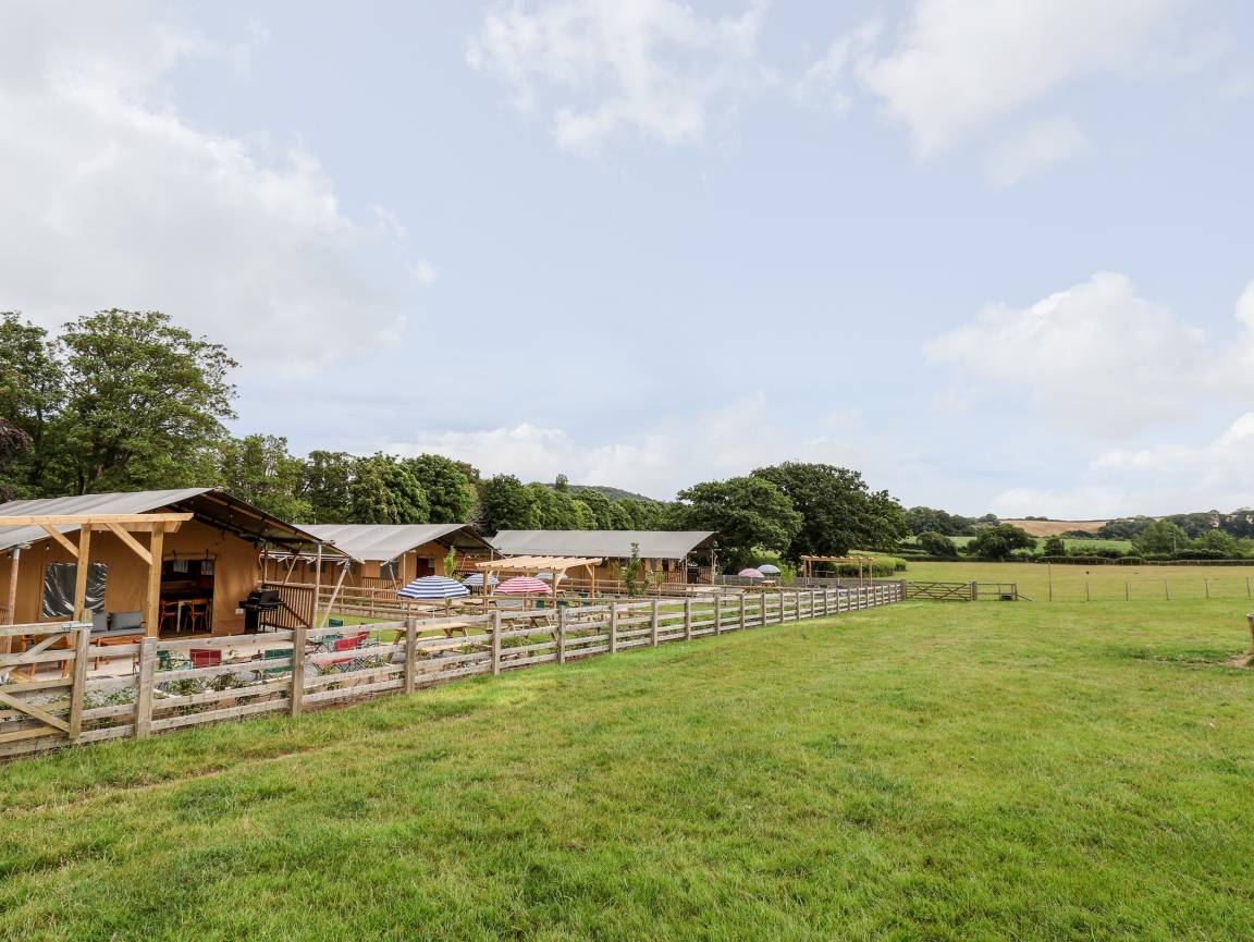 Cottage ∙ 3 Bedrooms ∙ 8 Guests - Rhos on Sea