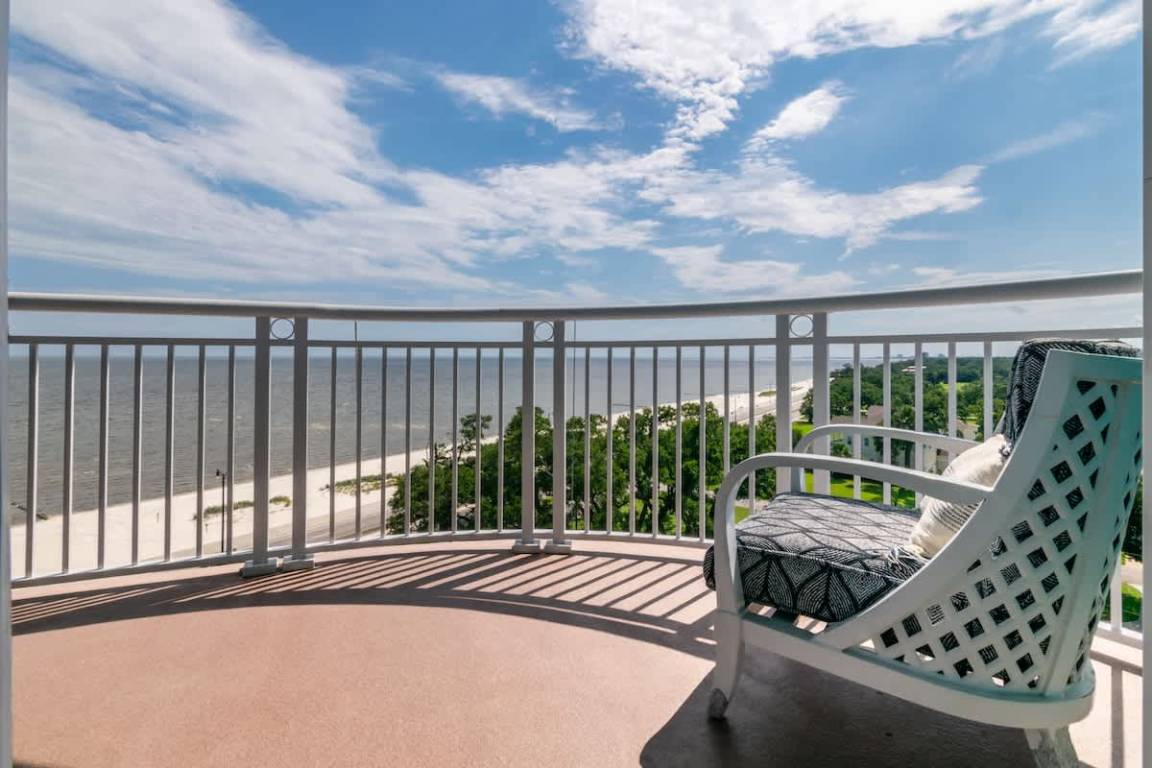 Apartment ∙ 3 Bedrooms ∙ 10 Guests - Biloxi, MS