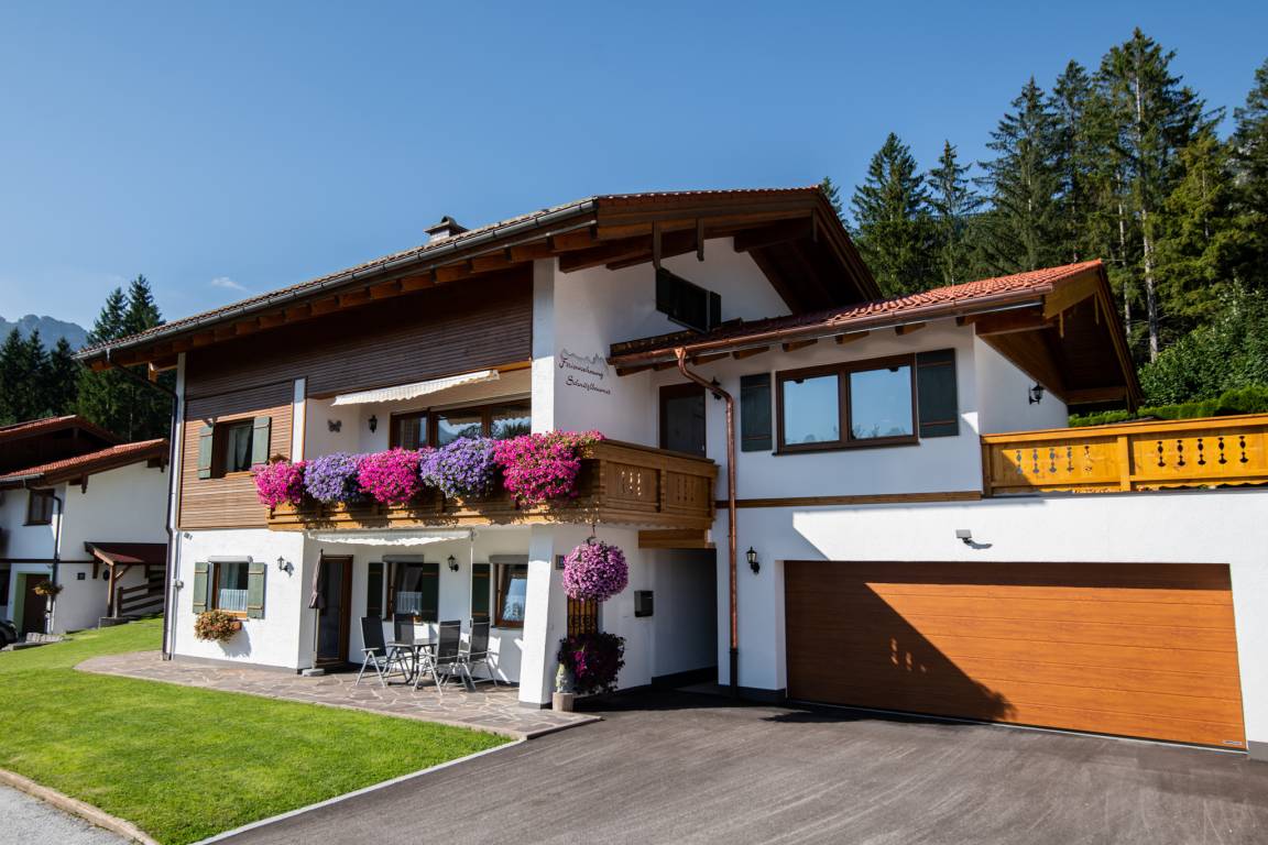 69 M² Ferienwohnung ∙ 2 Schlafzimmer ∙ 4 Gäste - Bischofswiesen