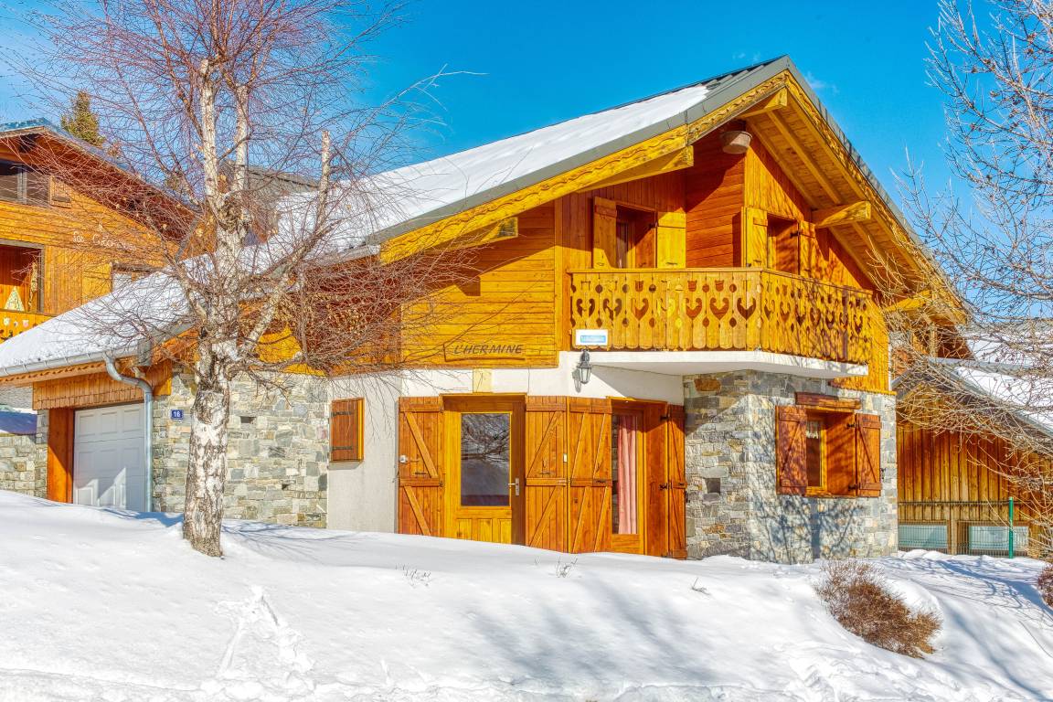 100 M² Chalet ∙ 3 Bedrooms ∙ 8 Guests - Savoie