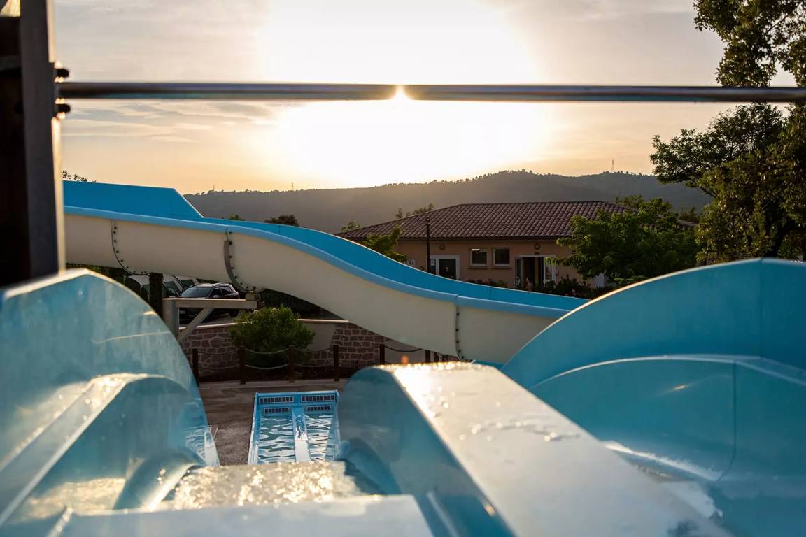 28 M² Caravan ∙ 2 Bedrooms ∙ 5 Guests - Gréoux-les-Bains