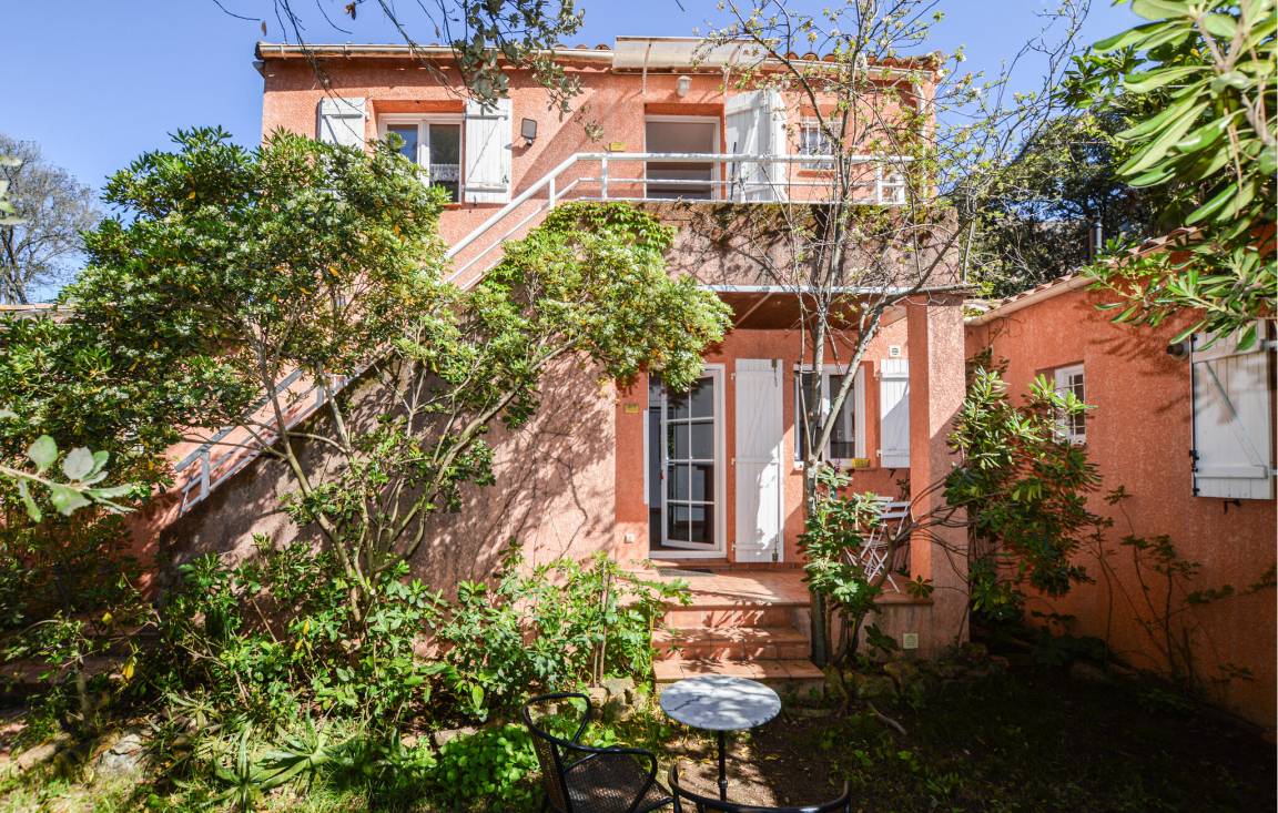 44 M² Apartamento ∙ 2 Habitaciones ∙ 4 Huéspedes - Tiuccia