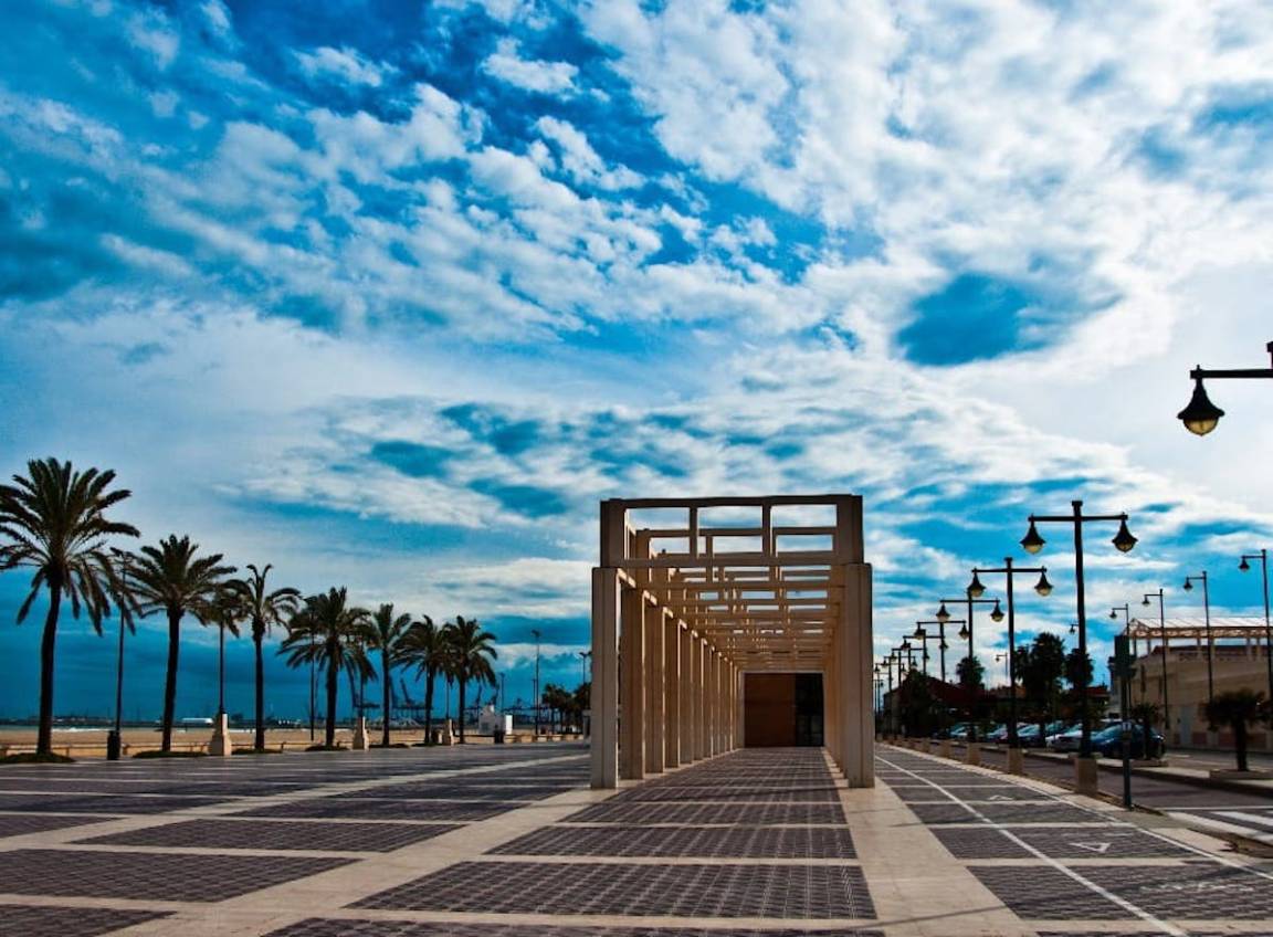 200 M² Huoneisto ∙ 4 Makuuhuonetta ∙ 6 Vierasta - Valencia