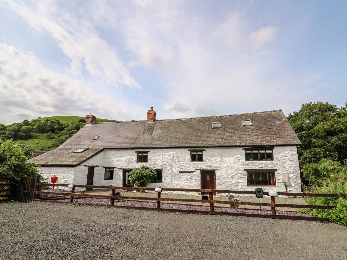 Cottage ∙ 4 Bedrooms ∙ 10 Guests - Herefordshire