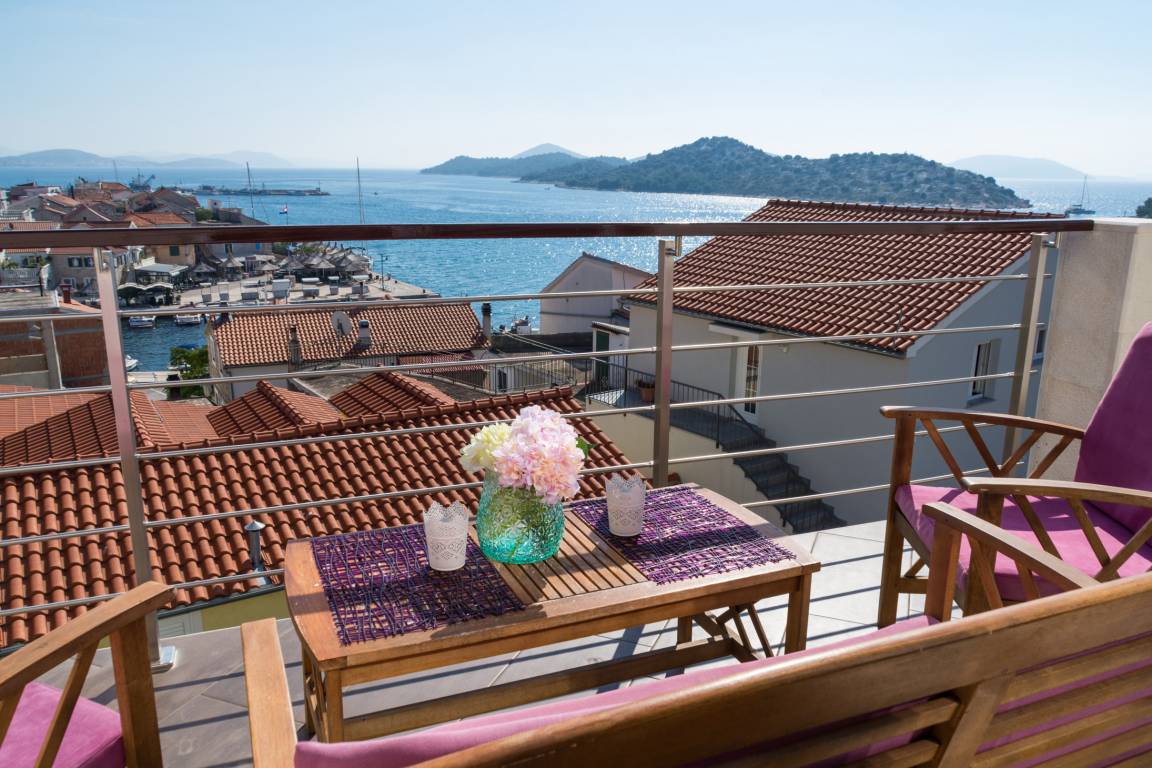 120 M² Apartment ∙ 3 Bedrooms ∙ 6 Guests - Vodice