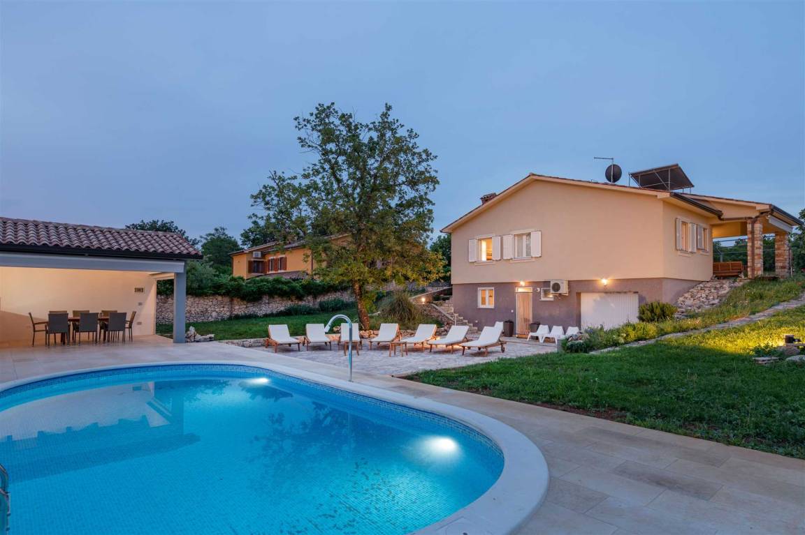 140 M² Villa ∙ 4 Bedrooms ∙ 8 Guests - Labin