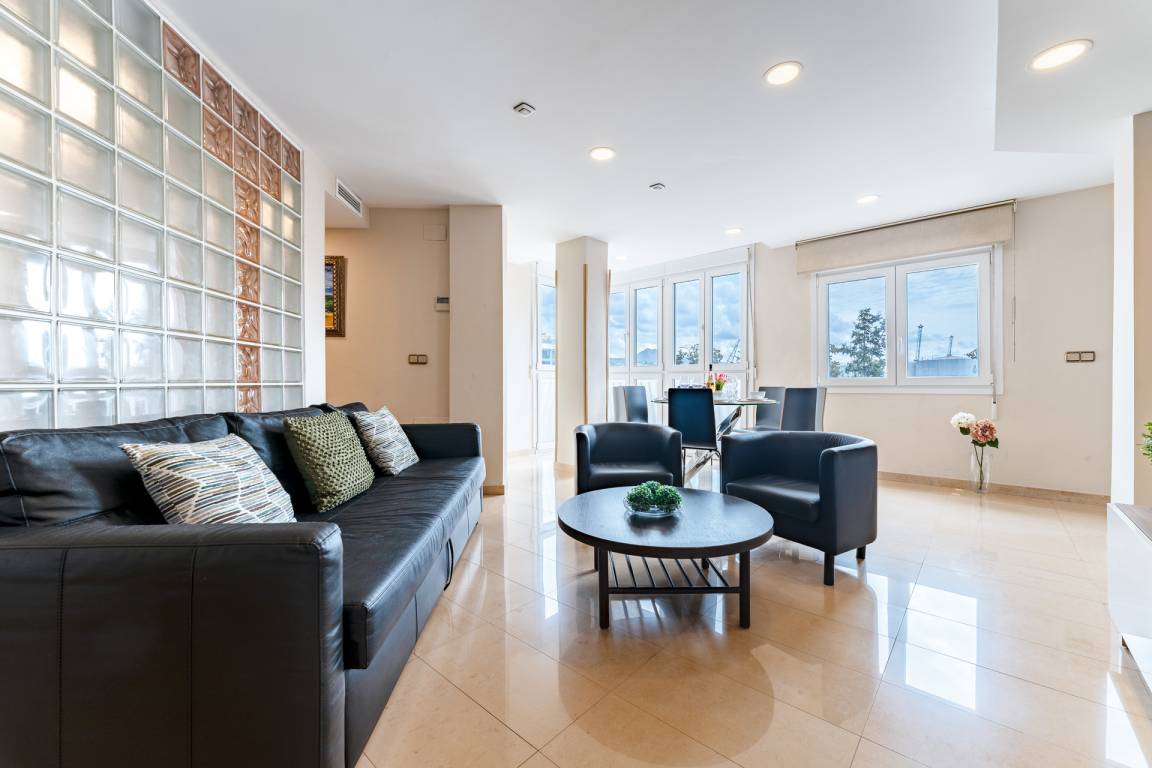 100 M² Apartment ∙ 3 Bedrooms ∙ 7 Guests - Malaga, Espagne