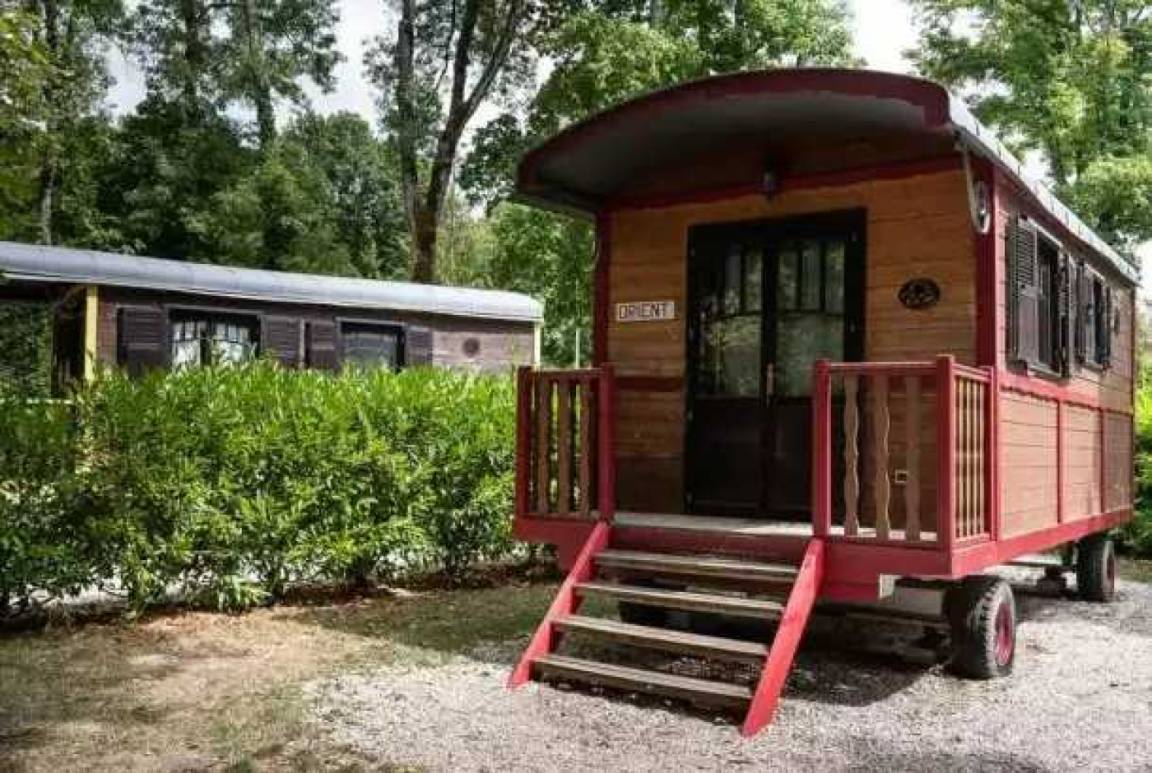 18 M² Camping ∙ 1 Chambre ∙ 5 Personnes - Bar-sur-Aube