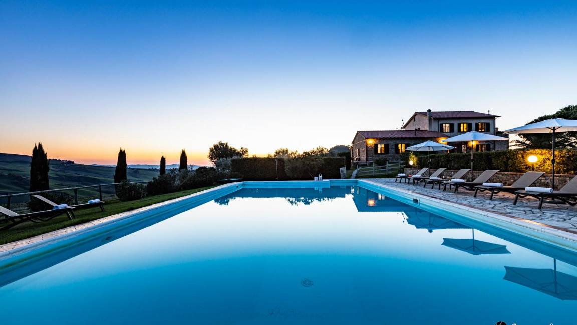 220 M² Villa ∙ 7 Bedrooms ∙ 14 Guests - Volterra