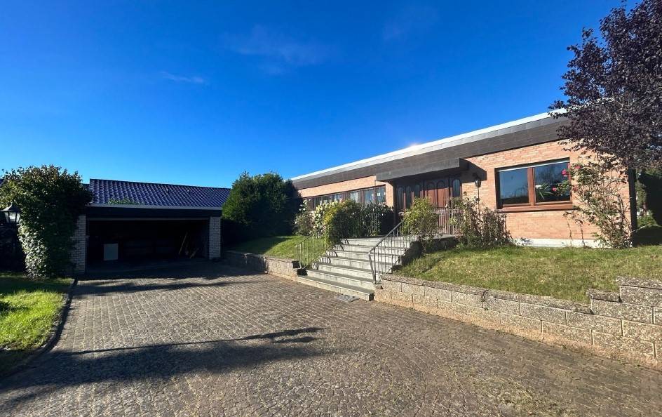 240 M² Villa ∙ 4 Schlafzimmer ∙ 7 Gäste - Euskirchen