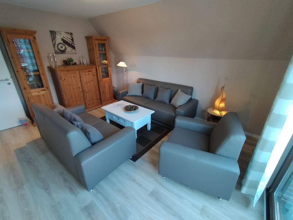 75 M² Ferienwohnung ∙ 3 Schlafzimmer ∙ 4 Gäste - Leer (Ostfriesland)