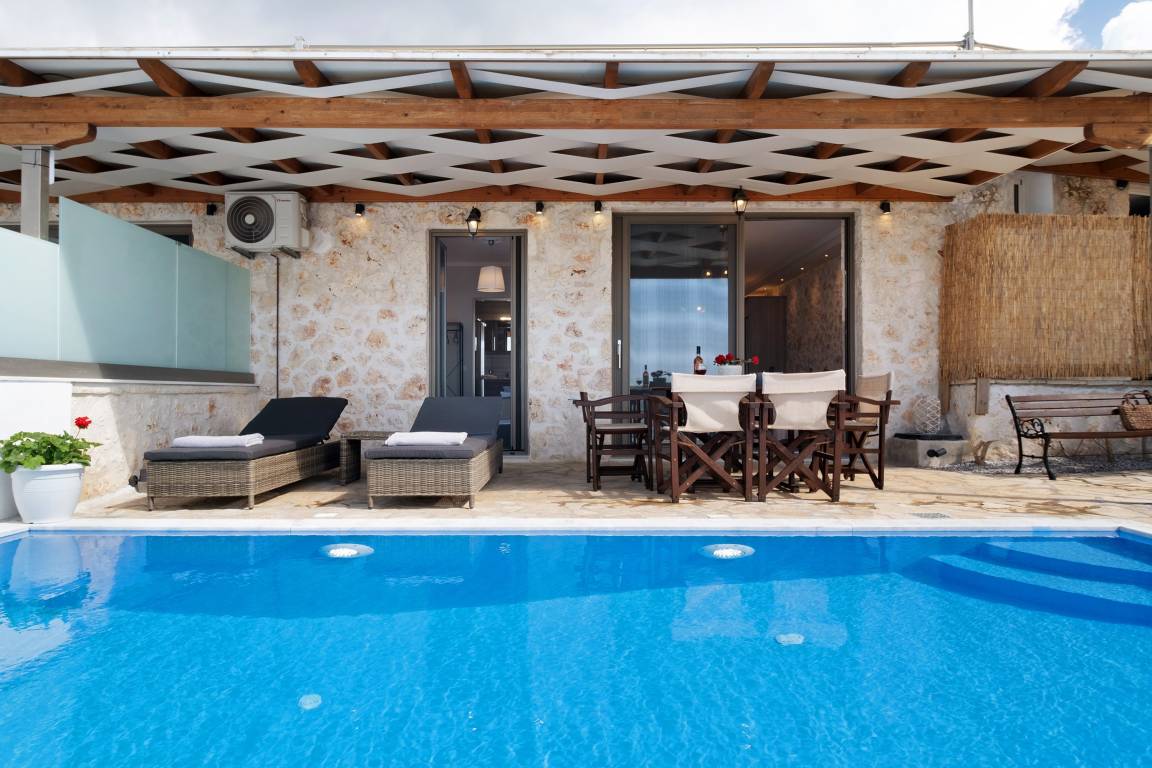100 M² Villa ∙ 2 Bedrooms ∙ 6 Guests - Lefkada