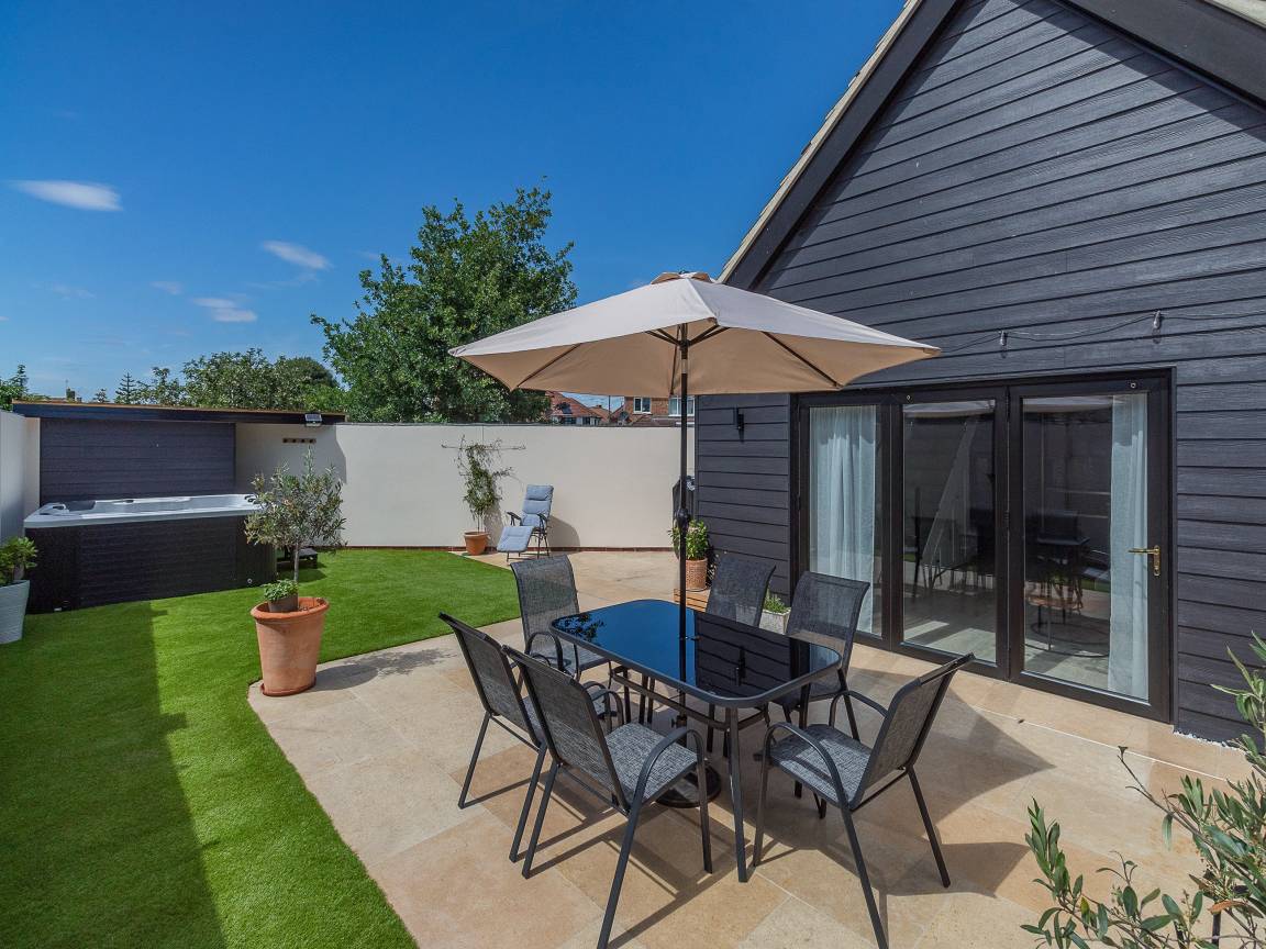 Landhaus ∙ 2 Schlafzimmer ∙ 4 Gäste - Felixstowe