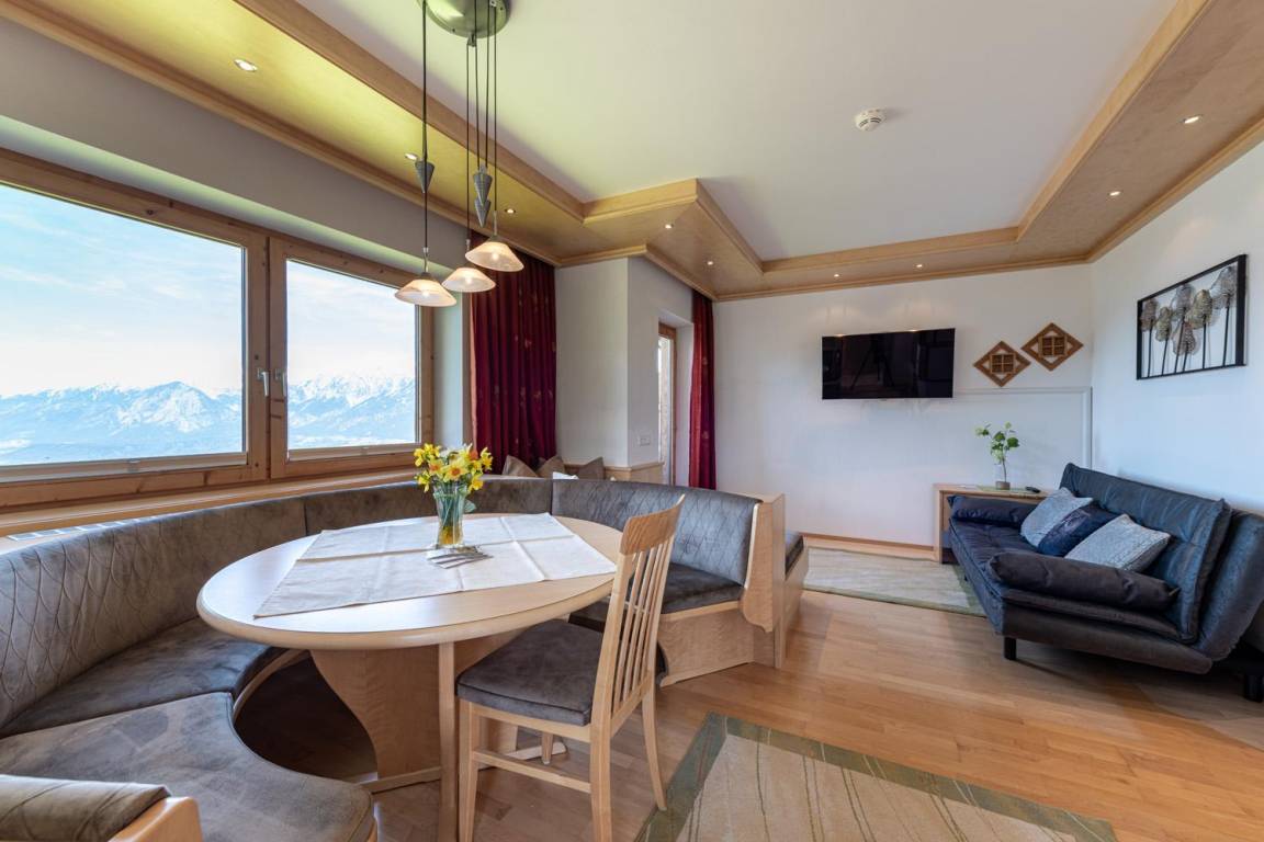65 M² Ferienwohnung ∙ 2 Schlafzimmer ∙ 4 Gäste - Wattens