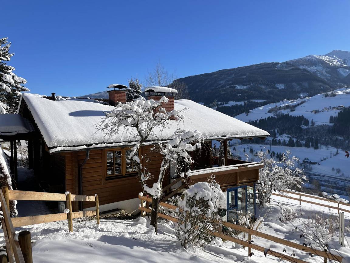150 M² Chalet ∙ 4 Slaapkamers ∙ 8 Gasten - Dienten