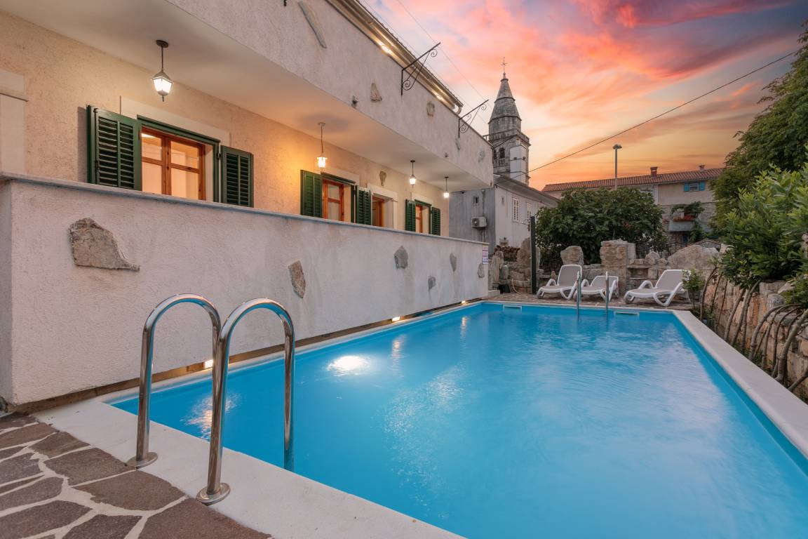 200 M² Villa ∙ 8 Camere Da Letto ∙ 16 Ospiti - Veglia