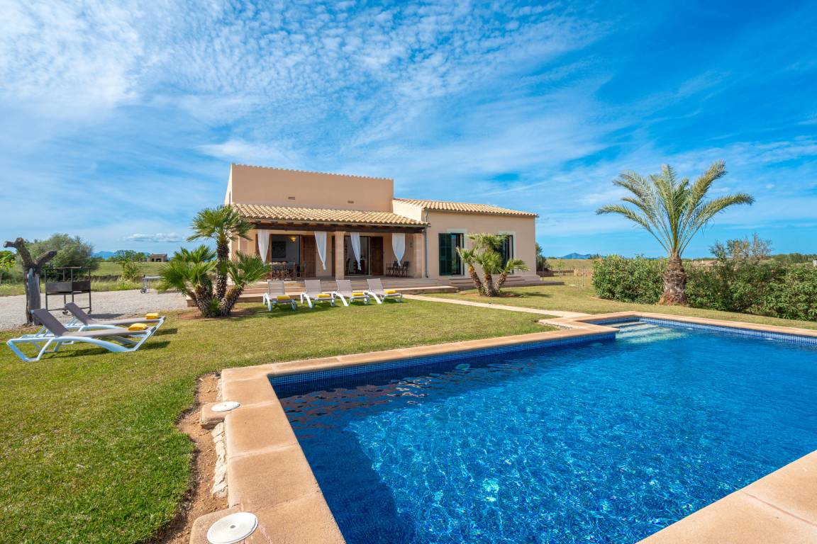 130 M² Villa ∙ 3 Habitaciones ∙ 6 Huéspedes - Can Picafort