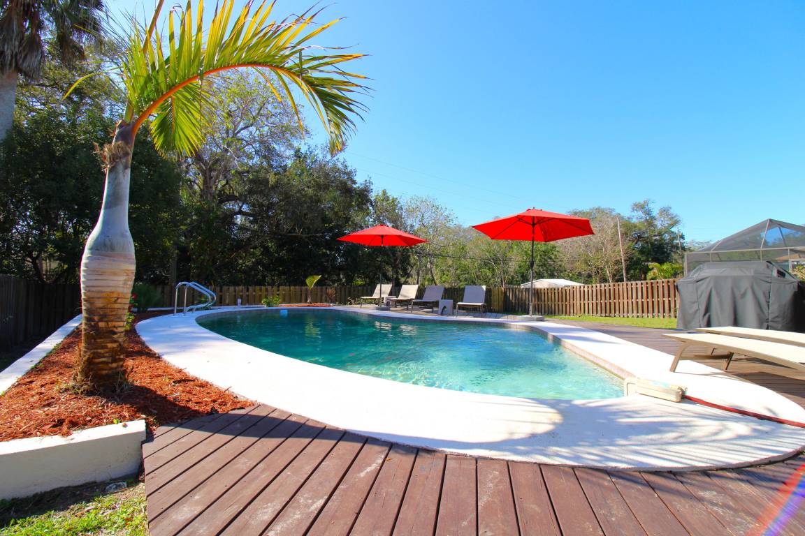 153 M² House ∙ 4 Bedrooms ∙ 10 Guests - Dunedin, FL