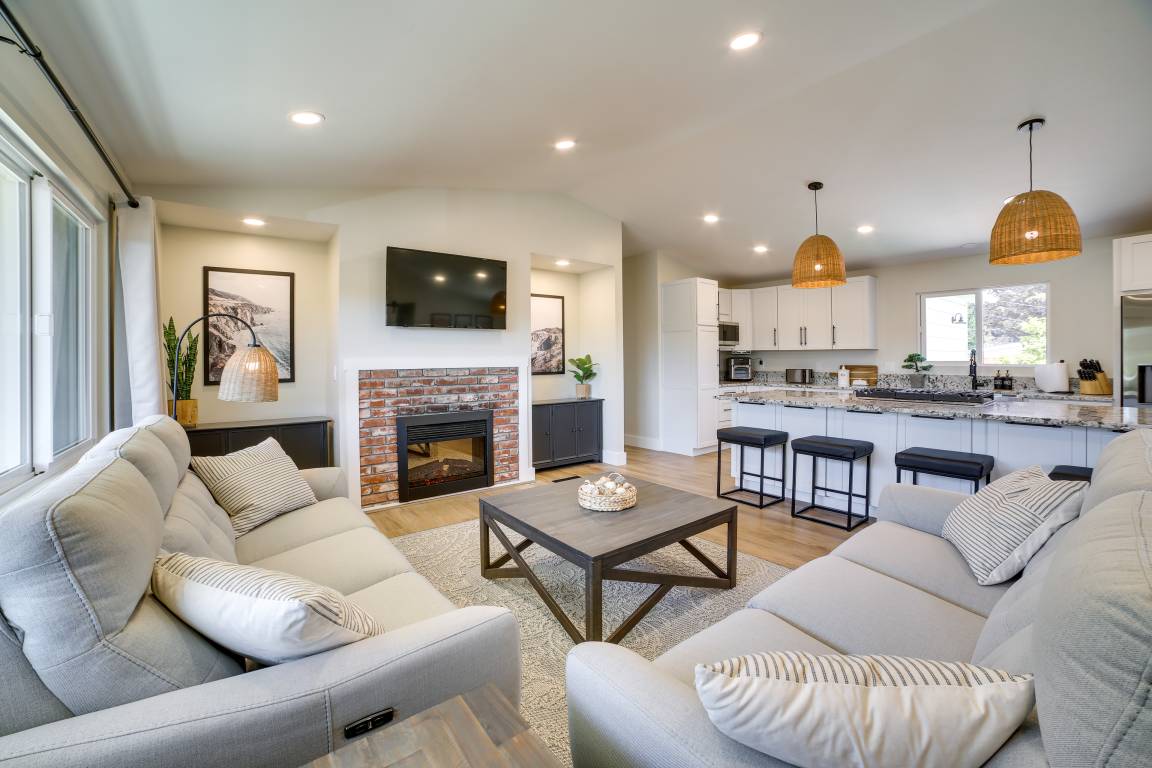 138 M² House ∙ 4 Bedrooms ∙ 8 Guests - Monterey, CA