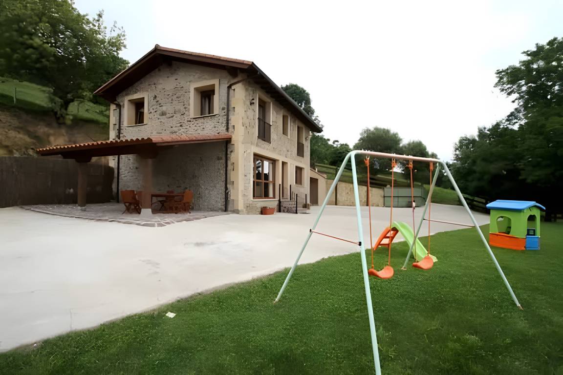120 M² Maison De Vacances ∙ 3 Chambres ∙ 8 Personnes - Colindres