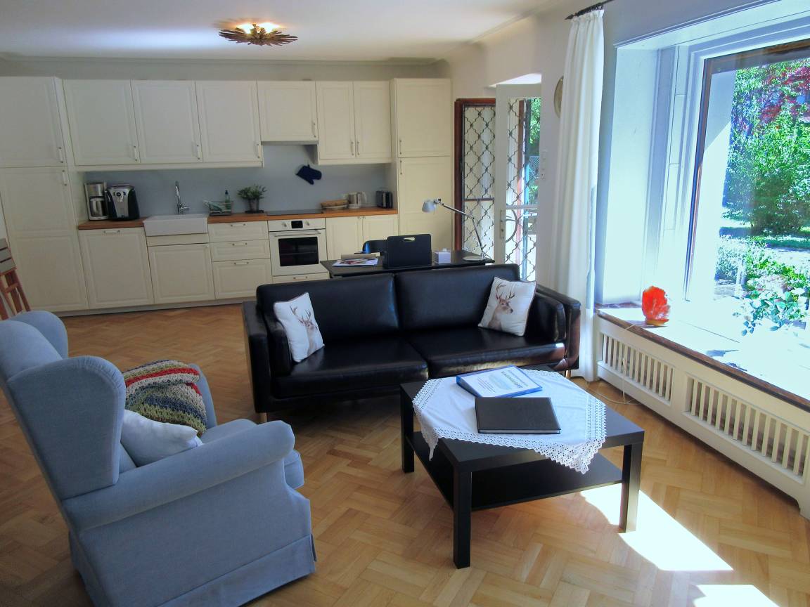 104 M² Huoneisto ∙ 2 Makuuhuonetta ∙ 4 Vierasta - Taching am See