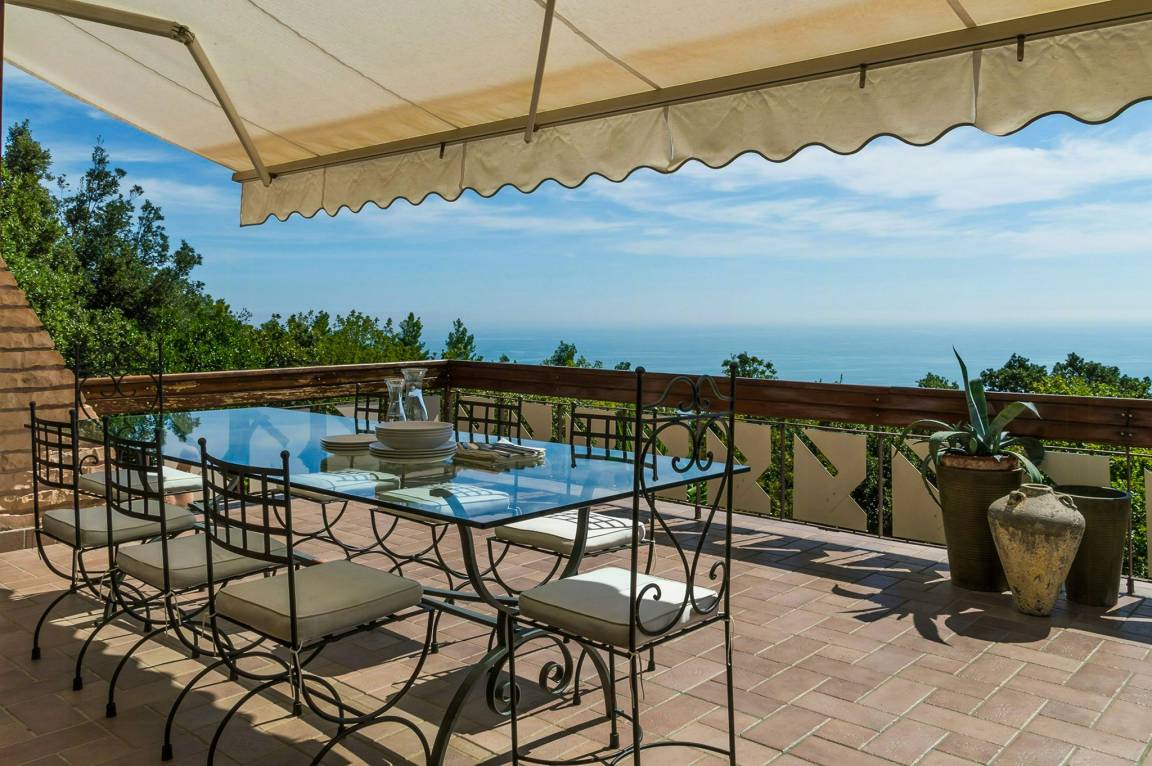 250 M² House ∙ 5 Bedrooms ∙ 8 Guests - Sirolo